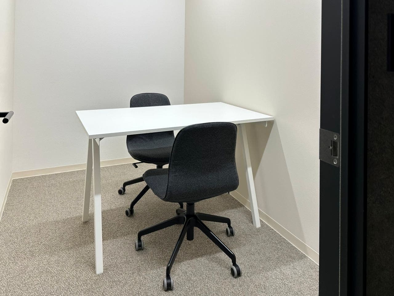 京王線府中駅から徒歩6分！シェアオフィス func【会議室4】の写真2