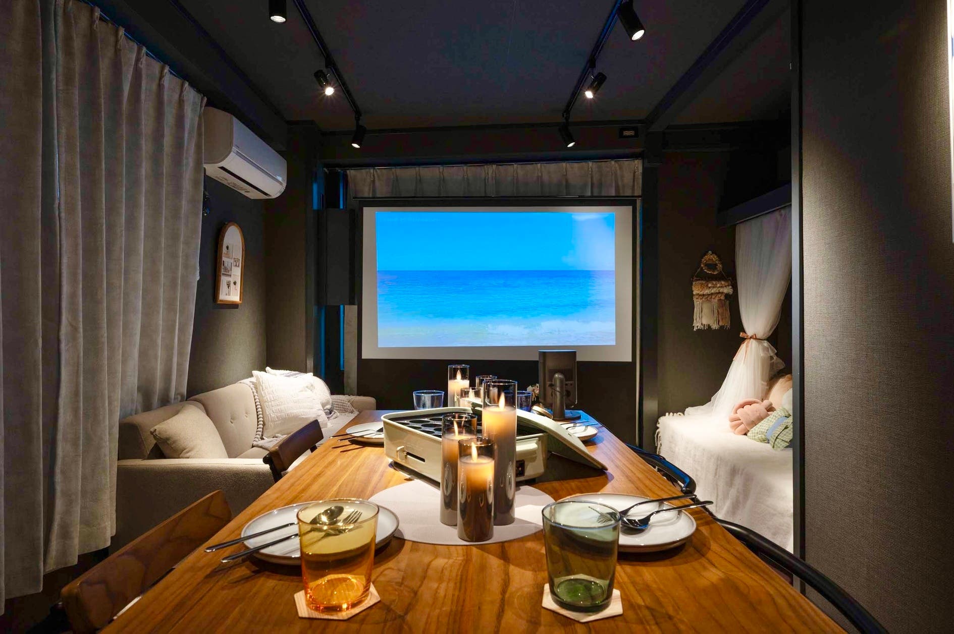 大久保駅2分✨80㌅プロジェクタースクリーン🎥大人気ゲーム機＆ボドゲ🎃推し会🎀女子会🎀ママ会🎀の写真2