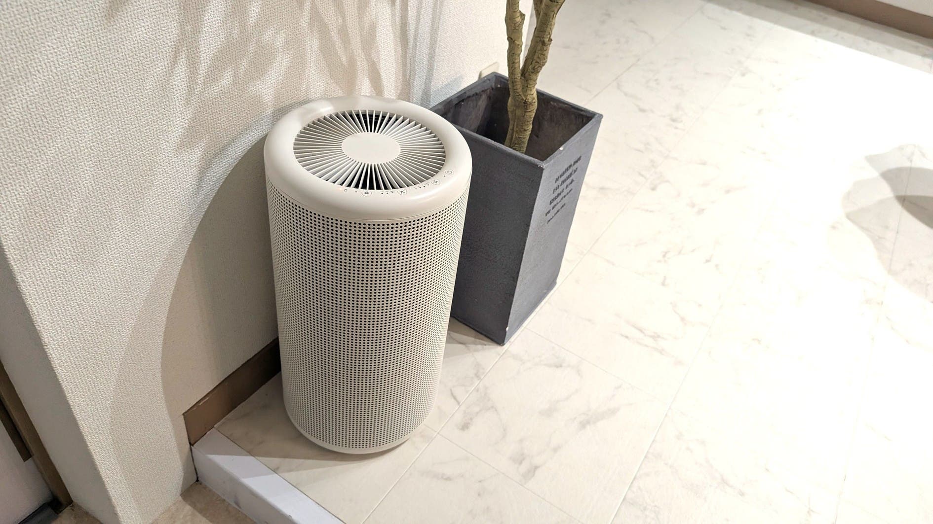 【赤羽駅5分】加湿器導入/電動昇降ベッド有孔/完全個室✨/とにかく広い！😊/待合室＋施術室完備！/Rainbowの写真3