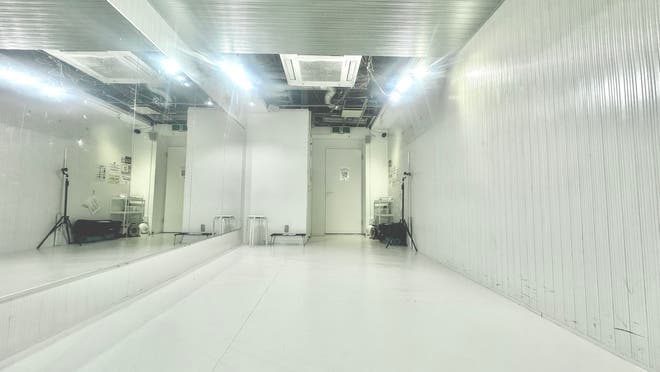 ベストホスト運営✨Tiktok撮影に最適なレンタルスペース・ダンススタジオ!動画撮影【3F】ベースカラー:ホワイトの写真2