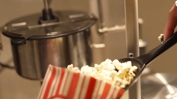 🎉 新年会・冬デートに|大画面で映画鑑賞🎬・パーティーに|大画面でまったり過ごす大人時間の写真20