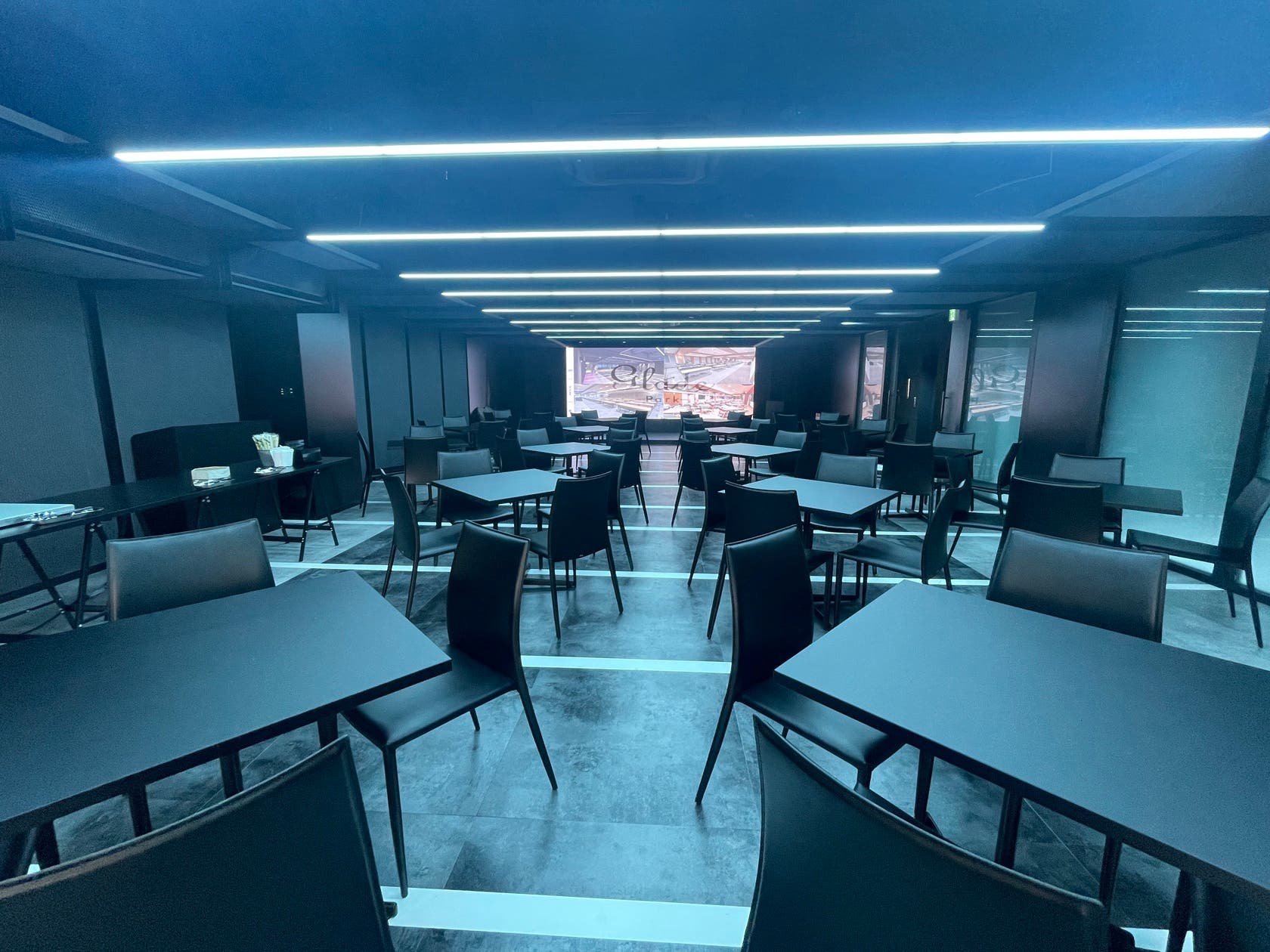 グレパ新橋8F【新橋駅 徒歩1分】パーティ イベント 撮影 ♥控室あり！ 飲食 OK 無料WiFi 駅近★の写真3