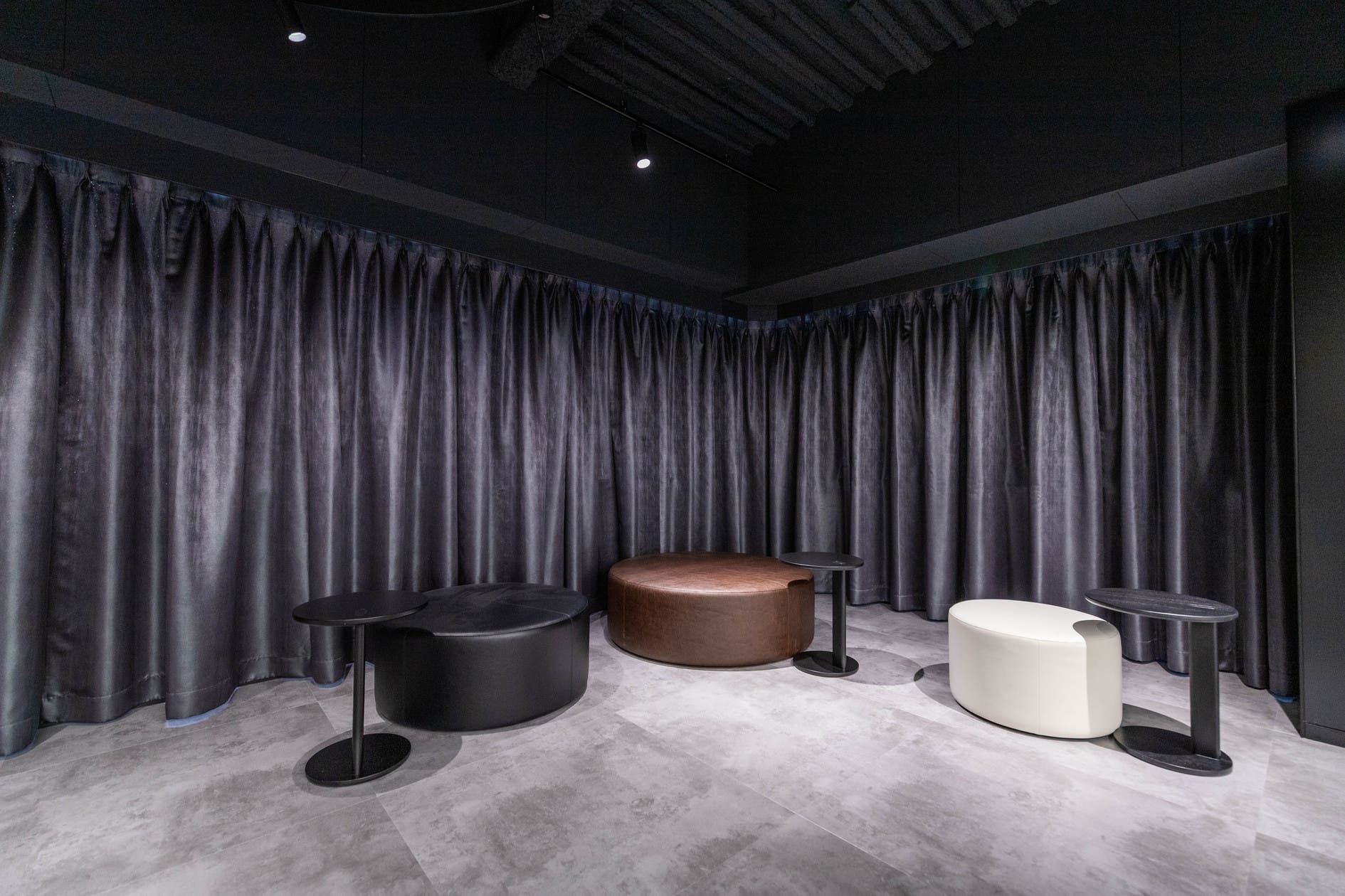 グレパ新橋8F【新橋駅 徒歩1分】パーティ イベント 撮影 ♥控室あり！ 飲食 OK 無料WiFi 駅近★の写真3