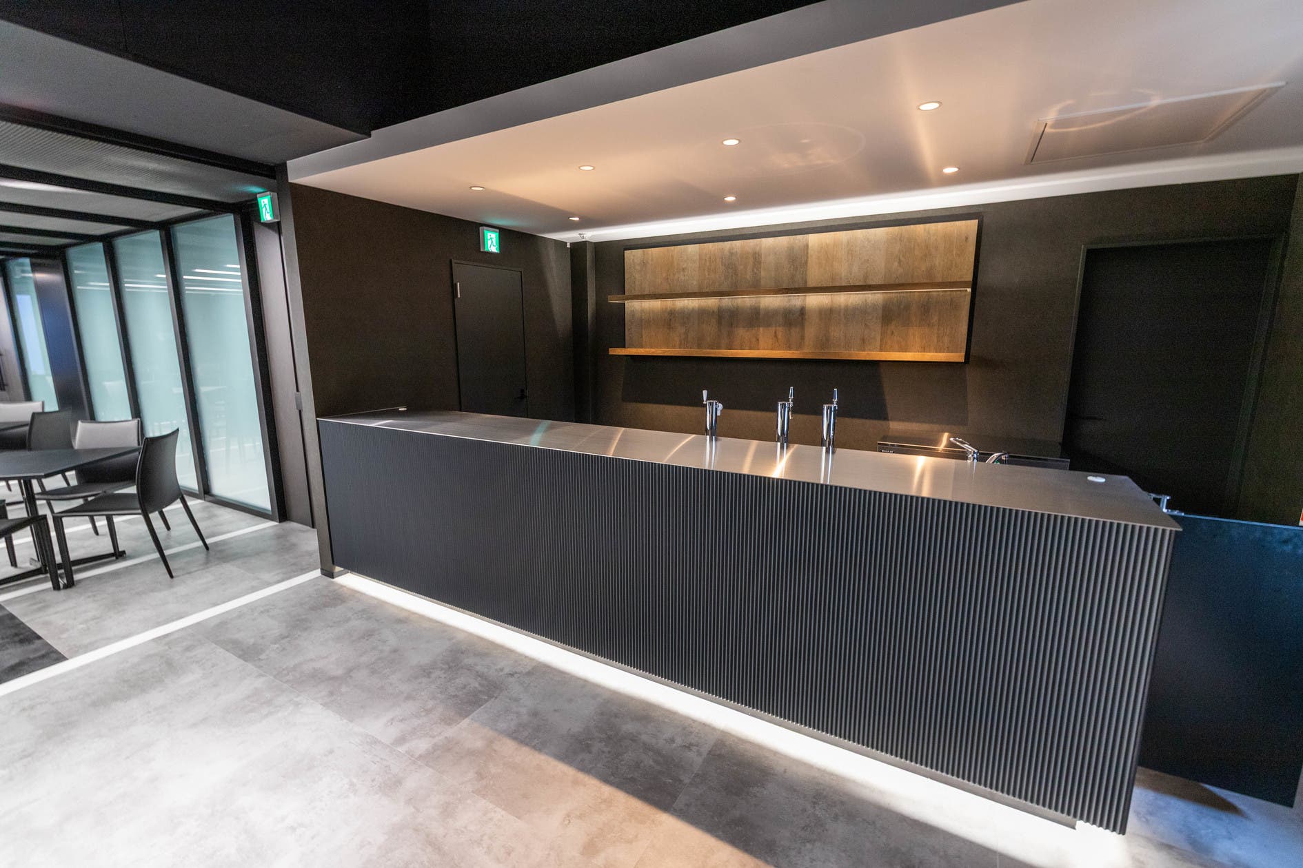 グレパ新橋8F【新橋駅 徒歩1分】パーティ イベント 撮影 ♥控室あり！ 飲食 OK 無料WiFi 駅近★の写真5