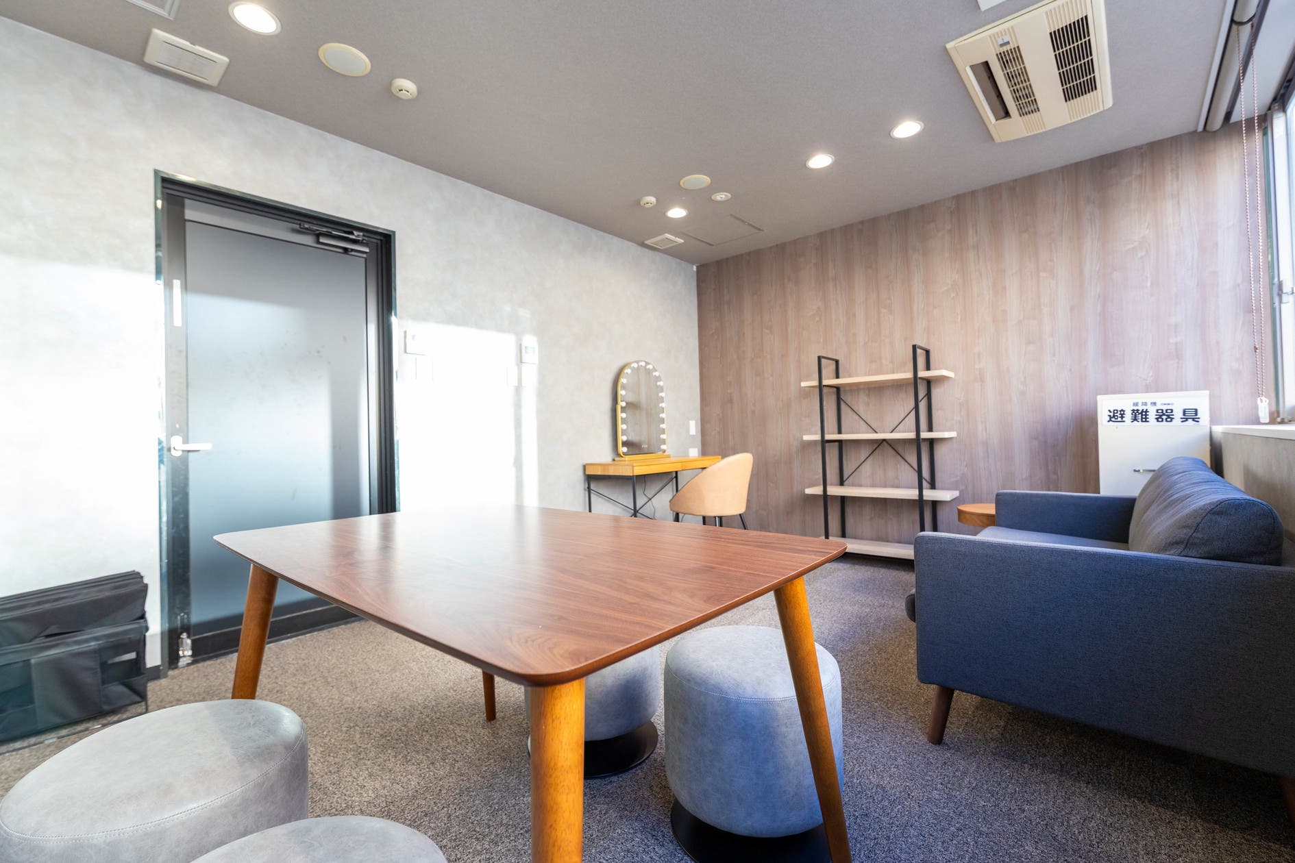 グレパ新橋8F【新橋駅 徒歩1分】パーティ イベント 撮影 ♥控室あり！ 飲食 OK 無料WiFi 駅近★の写真14