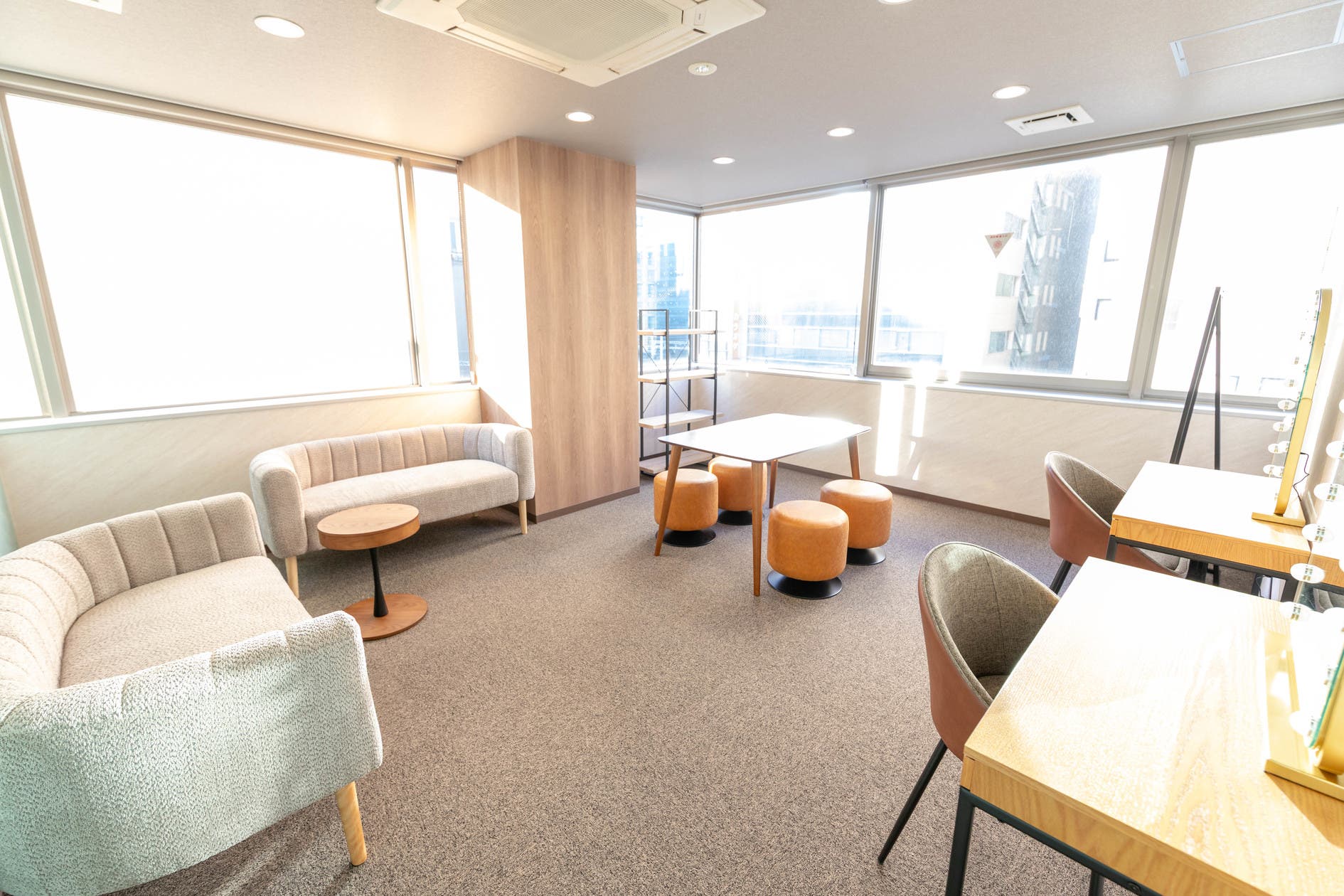 グレパ新橋8F【新橋駅 徒歩1分】パーティ イベント 撮影 ♥控室あり！ 飲食 OK 無料WiFi 駅近★の写真15