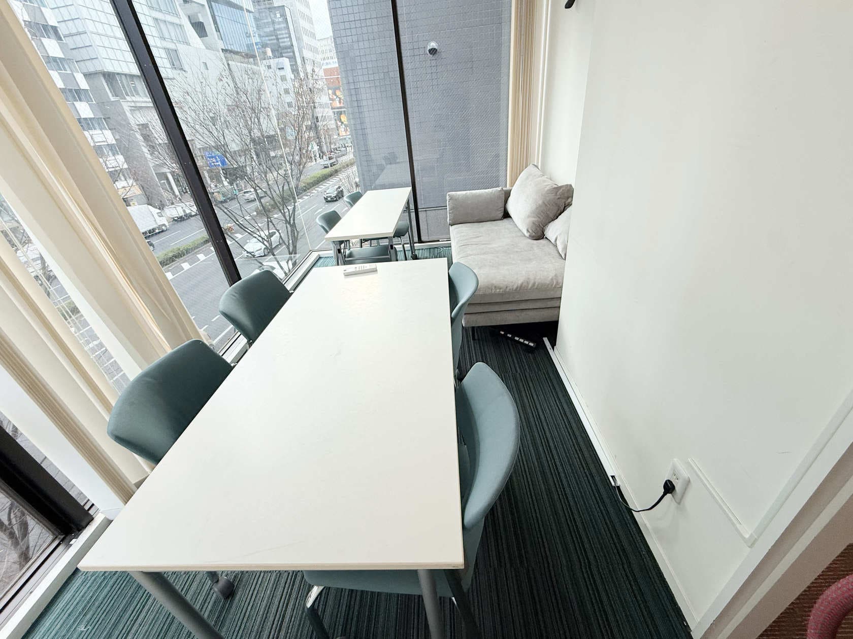 表参道駅徒歩１分の会議室・打ち合わせ等の多機能スペースの写真2