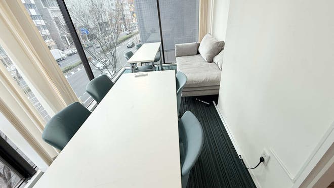表参道駅徒歩1分の会議室・打ち合わせ等の多機能スペースの写真2