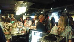 スポーツバーでイベントを開催しませんか!音響設備完備。DJブース有!の写真3