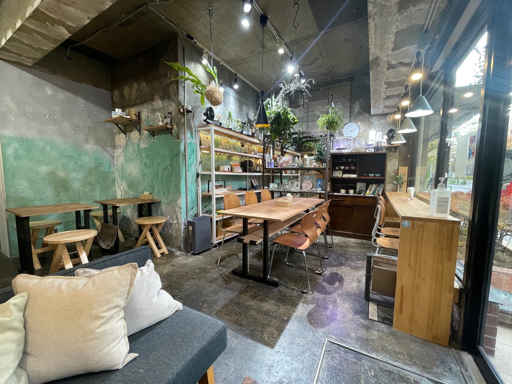 [築地駅、新富町駅徒歩約6分]路面カフェスペース/キッチンスタジオ/撮影/パーティーの写真1