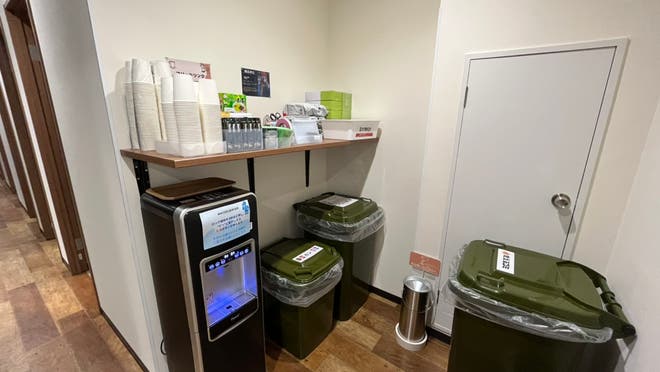 【恵比寿駅から徒歩1分】モニター・フリードリンク付き2名個室(ブース33)※予約時間前は入室不可【3階】の写真4