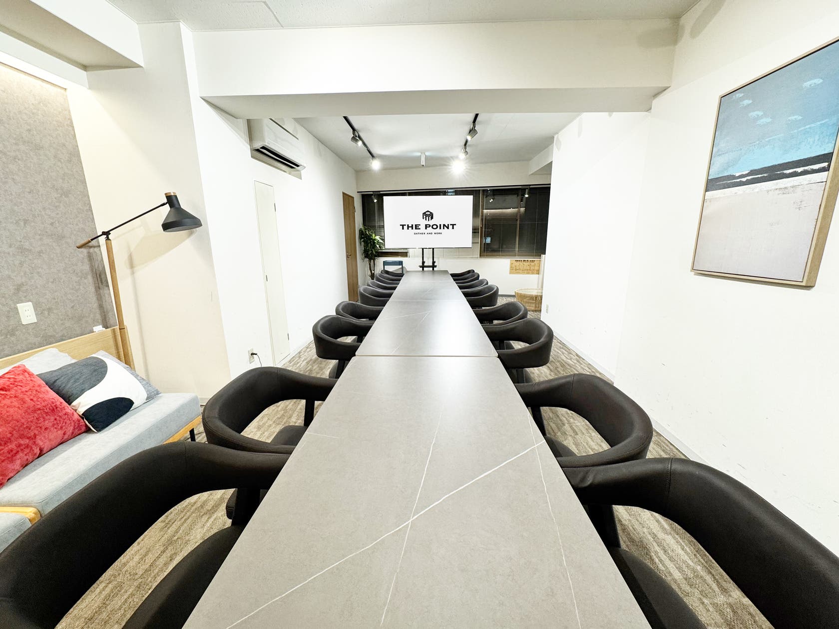 渋谷駅徒歩30秒｜24名個室｜ミーティング｜セミナー｜商談｜ボードゲーム｜推し会｜パーティー｜当日予約歓迎の写真2