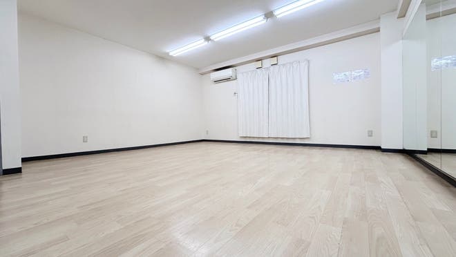 【新宿三丁目駅2分、新宿付近】(C)大型鏡計4.5m/広々30㎡スタジオでダンス・ヨガ・コスプレ・撮影・演劇におすすめ☆の写真5