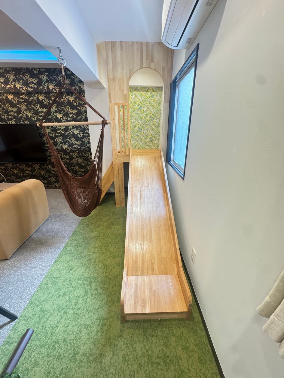 新板橋駅4分❗️板橋駅7分❗️駅近コンビニ近く❗️新規内装リフォーム済み　すべり台ハンモックチェアでお子様も楽しいスペース❗️の写真5