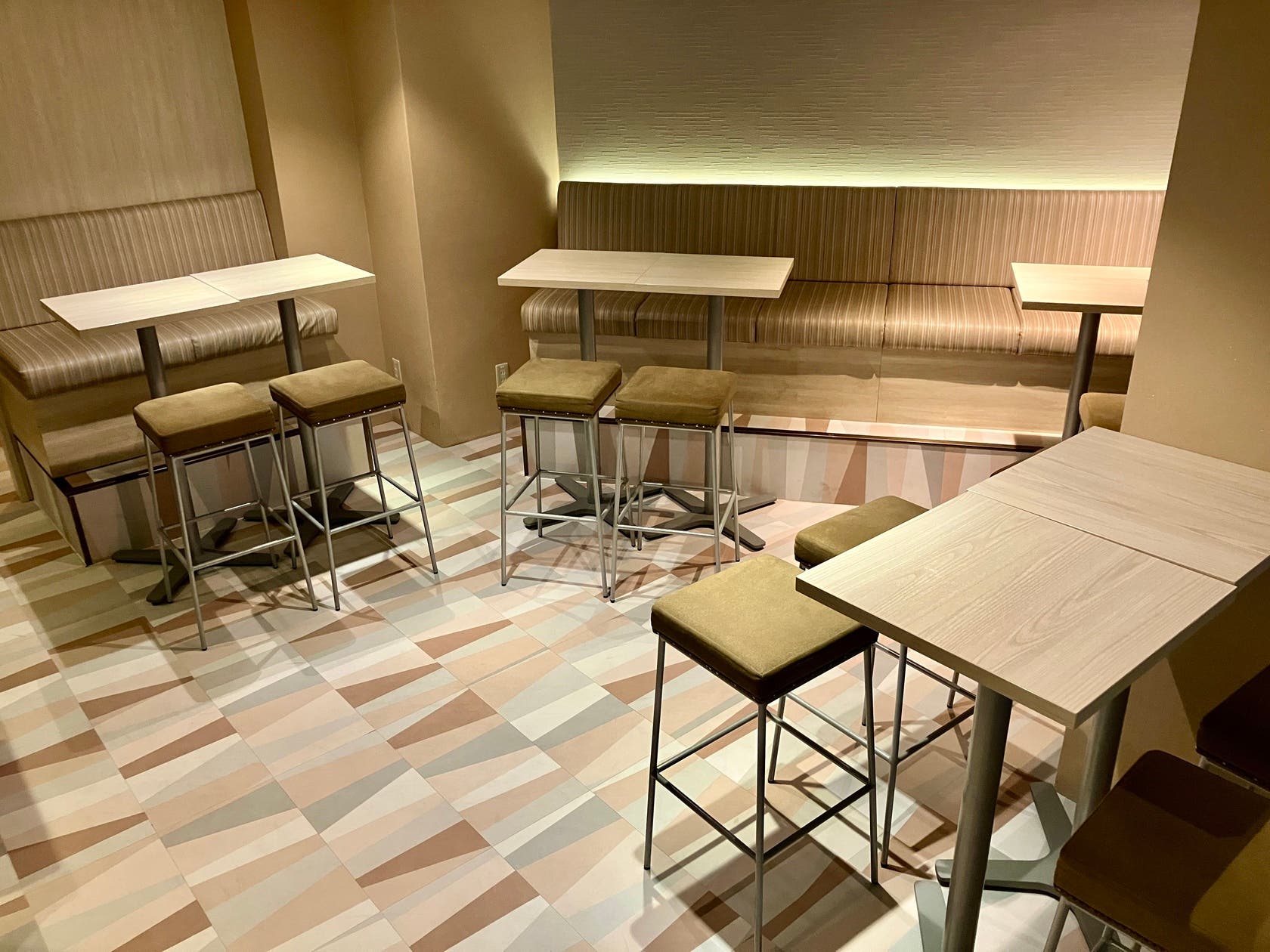 恵比寿駅2分eカラオケ、ミニステージあり、パーティー/イベント/会議などに人気のカフェスペース☆の写真6