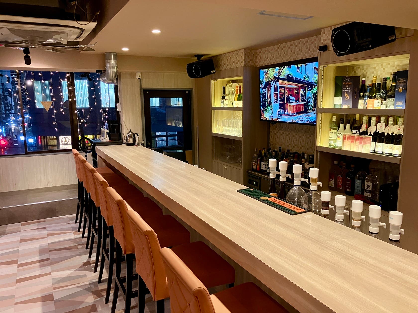 恵比寿駅2分eカラオケ、ミニステージあり、パーティー/イベント/会議などに人気のカフェスペース☆の写真5