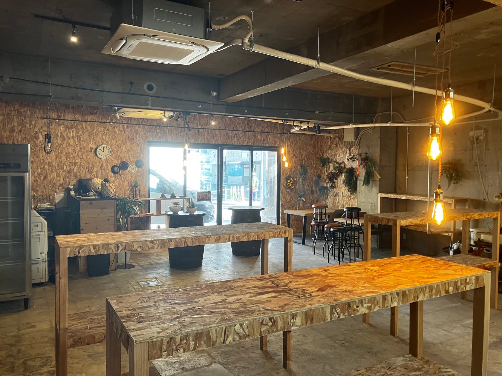 大分駅から徒歩15分の鉄と木のおしゃれな空間の写真2