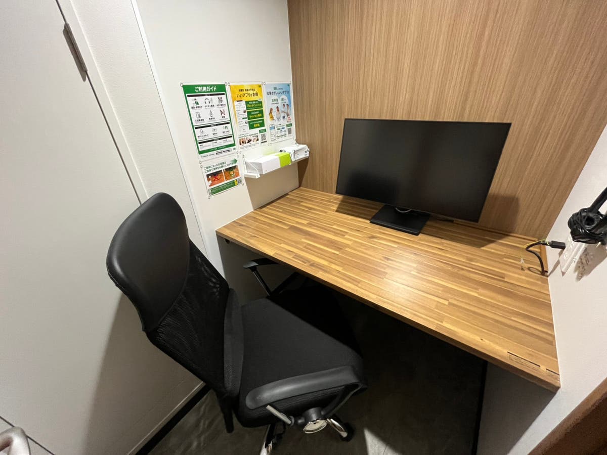 【恵比寿駅から徒歩1分】モニター・フリードリンク付き1名個室（ブース36）※予約時間前は入室不可【3階】の写真2