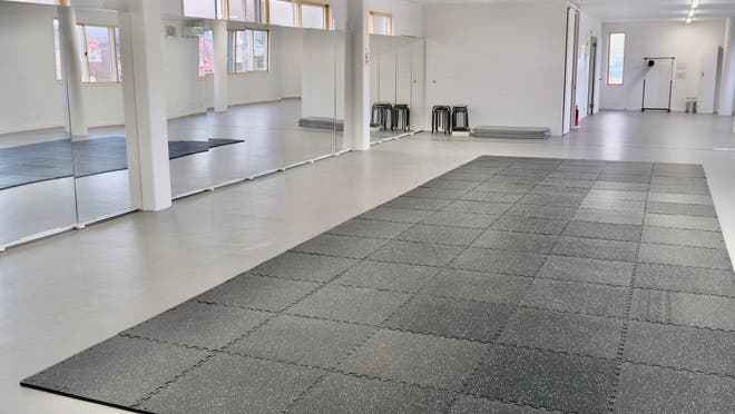 無料Wi-Fi📶BOSEステレオ♪連続壁面ミラー💖綺麗なトイレ✨大型扇風機 完備!の写真5