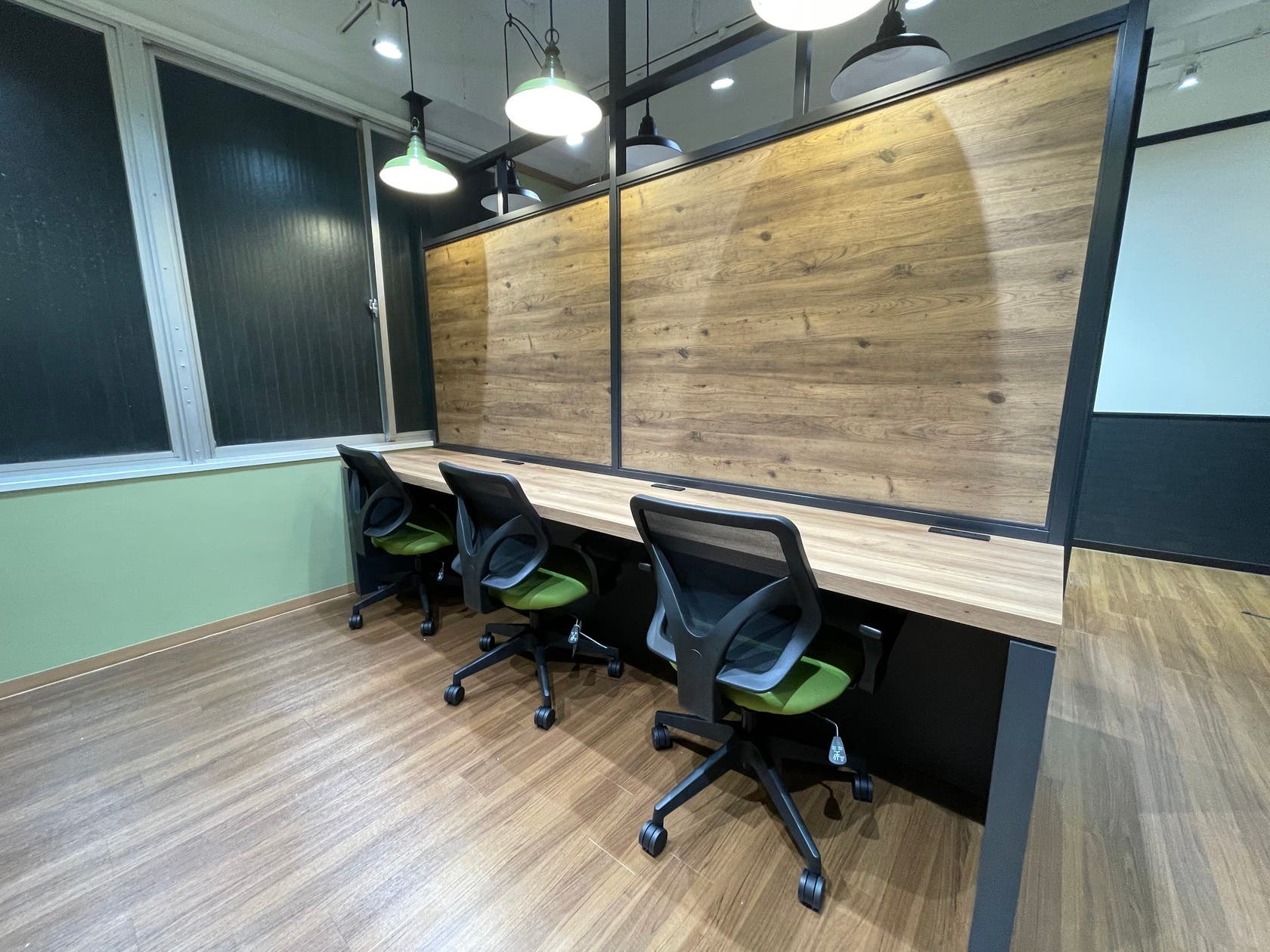 【恵比寿駅徒歩1分】モニター・フリードリンク付き2名個室（ブース1）※狭め【5階】の写真7