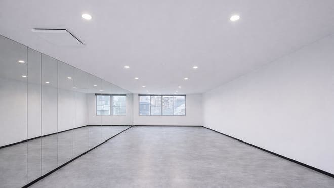 12/31Newオープン【五条駅徒歩8分】広々50㎡!長方形型で使いやすい★ダンス・ヨガ・演劇・ポージングの写真1