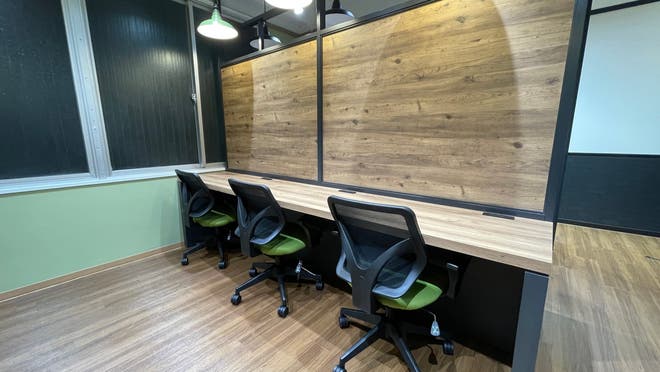 【恵比寿駅徒歩1分】モニター・フリードリンク付き2名個室(ブース5)※狭め【5階】の写真9