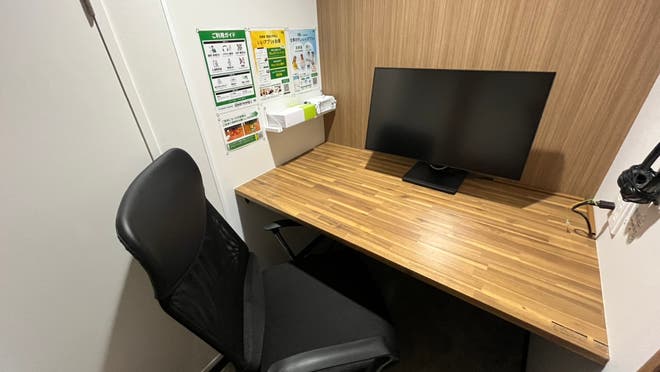 【恵比寿駅徒歩1分】モニター・フリードリンク付き1名個室(ブース8)【5階】の写真1