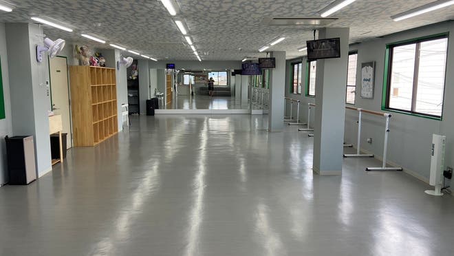 京都市伏見区・長岡京市・向日市からのアクセス抜群!ダンス・演劇の練習や定期に生徒さんを教える教室での使用に最適!の写真1