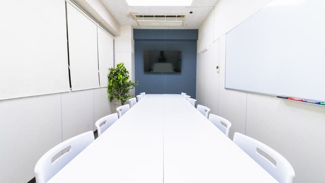 【広島駅出口徒歩4分!定員12名!】大型モニター・10Gbps光回線・WiFi全て無料!ふれあい貸し会議室 広島No155の写真1