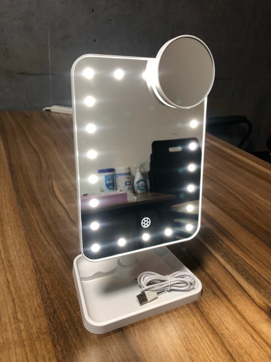 女優ライト付きミラー　充電式の画像1