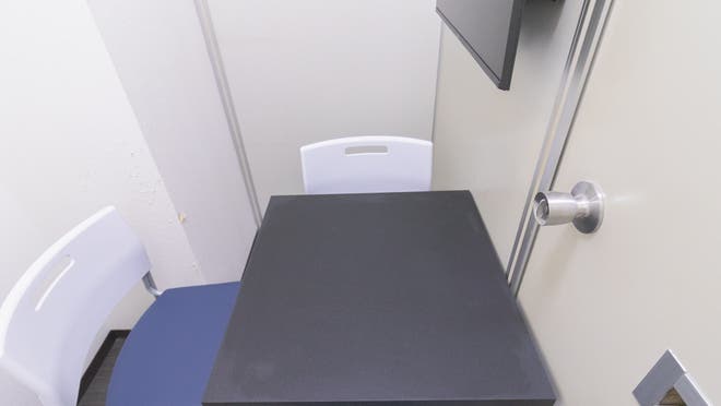 【広島駅出口徒歩4分!定員3名!】27インチモニター・10Gbps光回線・WiFi全て無料!ふれあい貸し会議室 広島No156の写真3