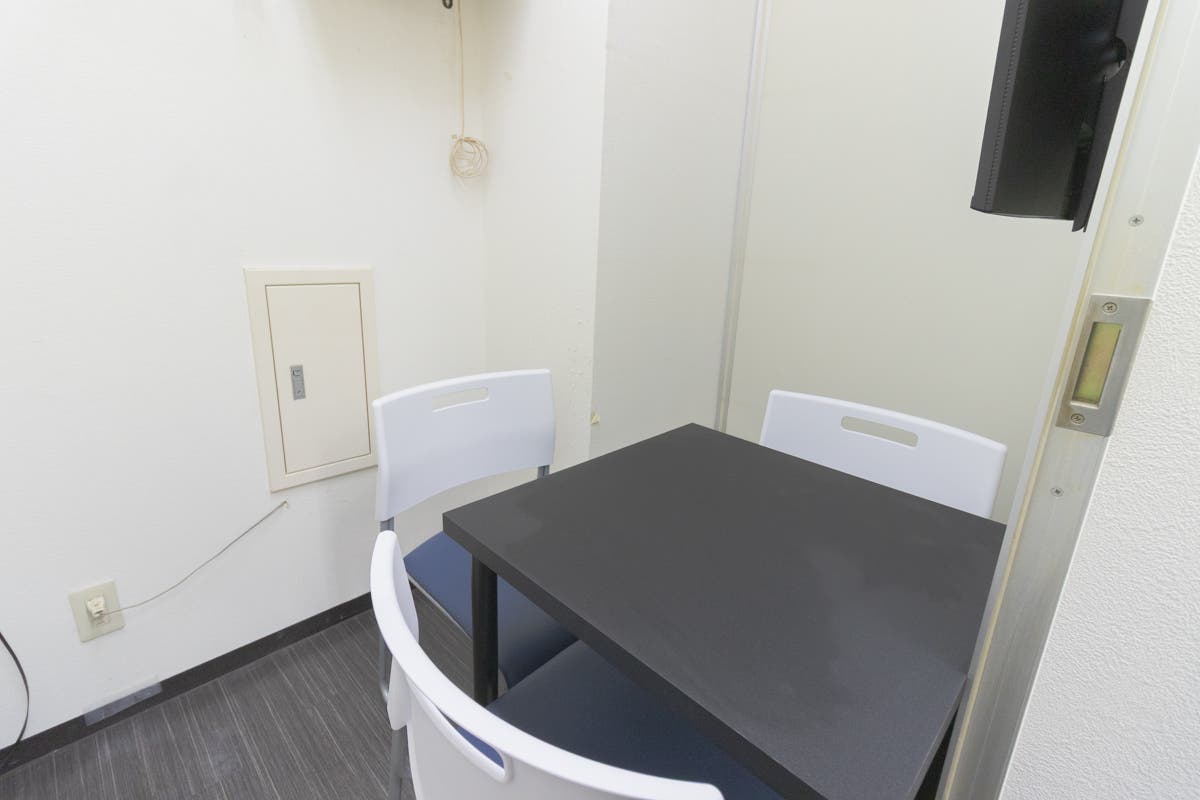 【広島駅出口徒歩4分！定員3名！】27インチモニター・10Gbps光回線・WiFi全て無料！ふれあい貸し会議室 広島No156の写真4