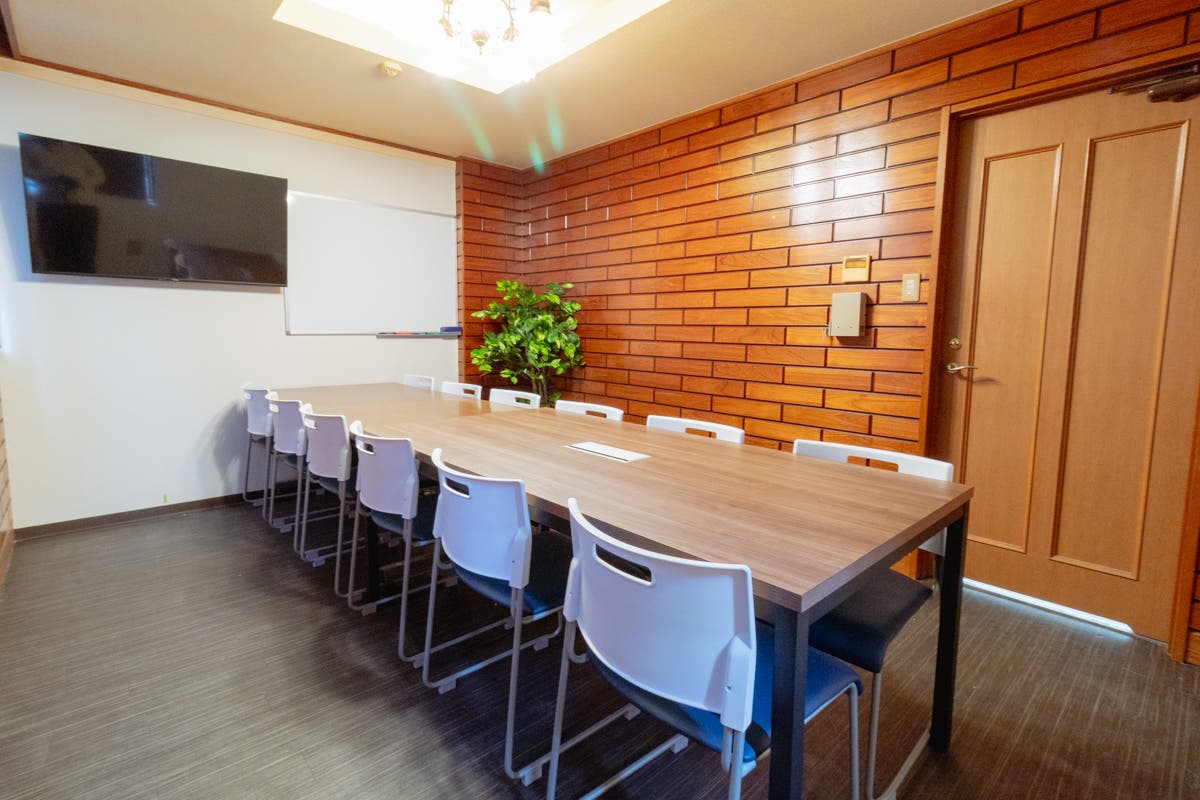 【広島駅出口徒歩4分！定員12名！】大型モニター・10Gbps光回線・WiFi全て無料！ふれあい貸し会議室 広島No159の写真1
