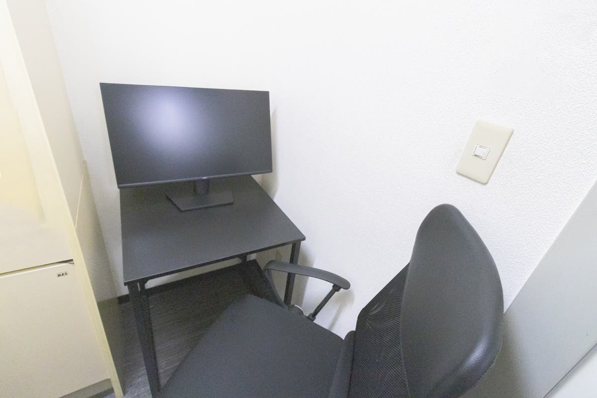 【広島駅出口徒歩4分！定員1名！】27インチモニター・10Gbps光回線・WiFi全て無料！ふれあい貸し会議室 広島No161の写真1