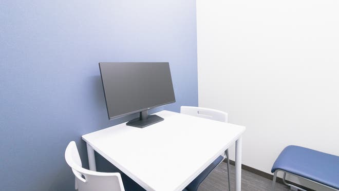 【広島駅出口徒歩4分!定員4名!】27インチモニター・10Gbps光回線・WiFi全て無料!ふれあい貸し会議室 広島No163の写真1