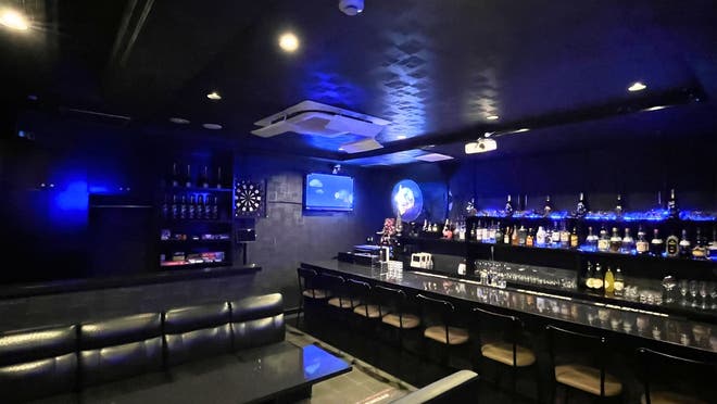 BAR完全貸切/セルフ飲み放題880円/カラオケ・ダーツ無料/結婚式2次会/誕生日会/Bar TK 心斎橋の写真1