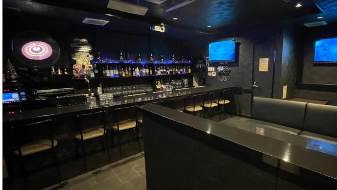 BAR完全貸切/セルフ飲み放題880円/カラオケ・ダーツ無料/結婚式2次会/誕生日会/Bar TK 心斎橋の写真2