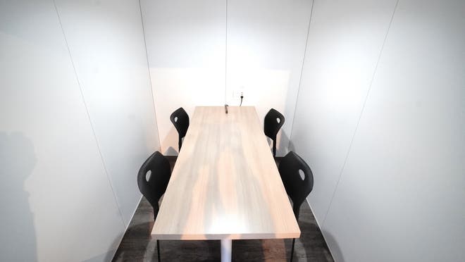 <ミニマルワークスペース南森町 ミーティング>6名収容個室🚪Wi-Fi📶モニター🖥️会議/商談/面接/Web面談/作業の写真7