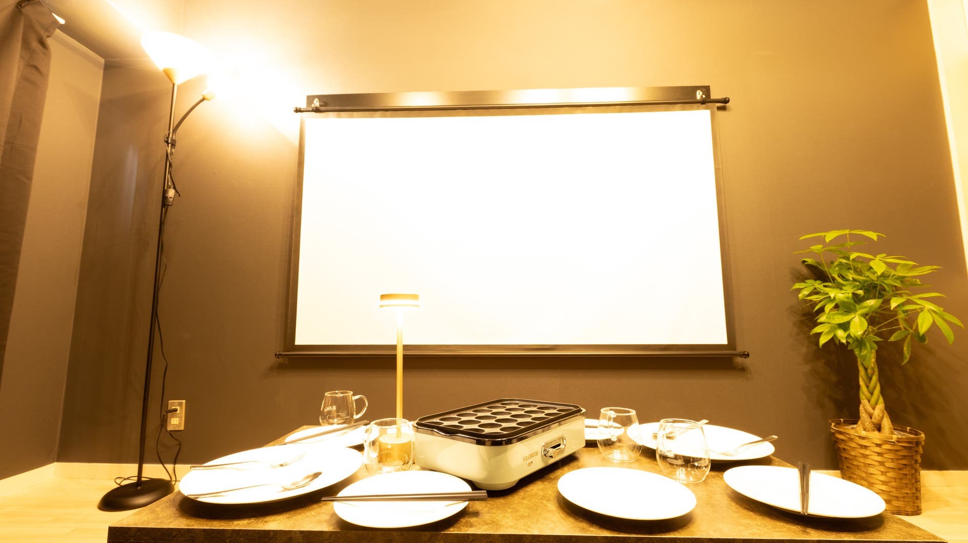 スペモ🎬駅徒歩4分🚶‍♀️プロジェクター🎦スクリーン🎞️映画鑑賞🍿ゲーム🎮️デート💖818_CINEMA大阪十三の写真17