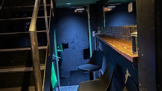 渋谷のクラブシーンの中心地路面店。DJ,アイドルイベント音出し可能。カラオケも無料(DAM)週末2次会利用もできます。の写真2