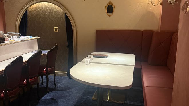 【歌舞伎町】新宿駅から徒歩10分の静かなバー空間|撮影・配信・対談・作業利用に最適の写真3