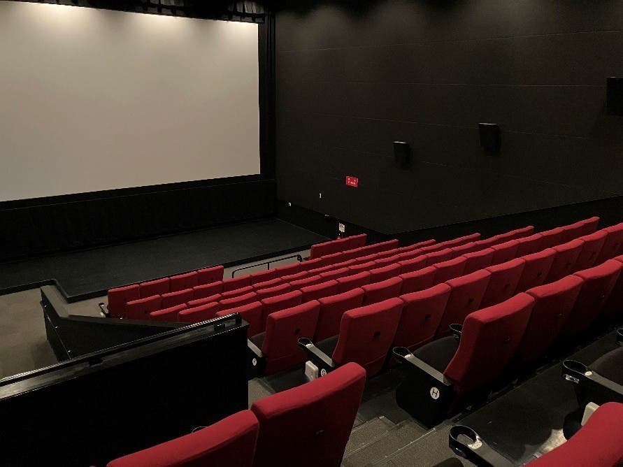 【あしかが 117席】映画館で、会社説明会、株主総会、講演会の企画はいかがですか？の写真1