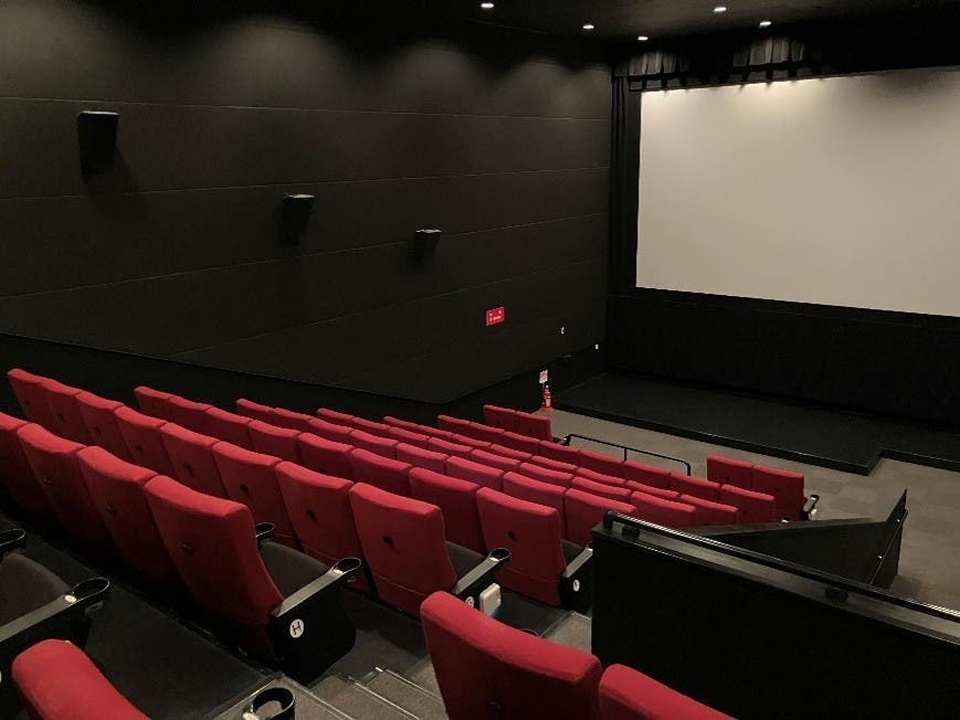 【あしかが 88席】映画館で、会社説明会、株主総会、講演会の企画はいかがですか？の写真1