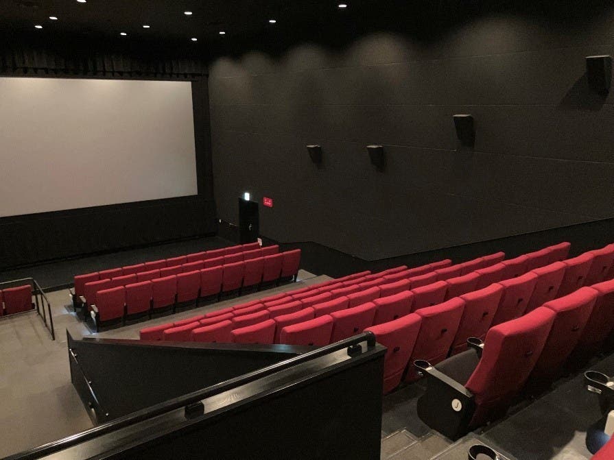 【あしかが 120席】映画館で、会社説明会、株主総会、講演会の企画はいかがですか？の写真1