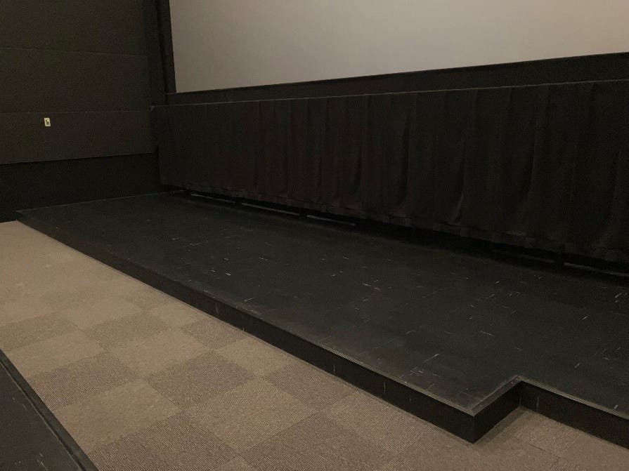 【あしかが 120席】映画館で、会社説明会、株主総会、講演会の企画はいかがですか？の写真3