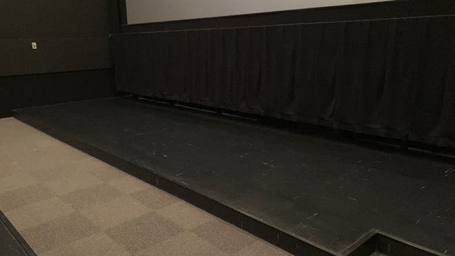 【あしかが 120席】映画館で、会社説明会、株主総会、講演会の企画はいかがですか?の写真3