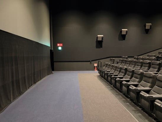 【松戸・142席】映画館の大スクリーンで会議、入社式、イベントはいかが？の写真3