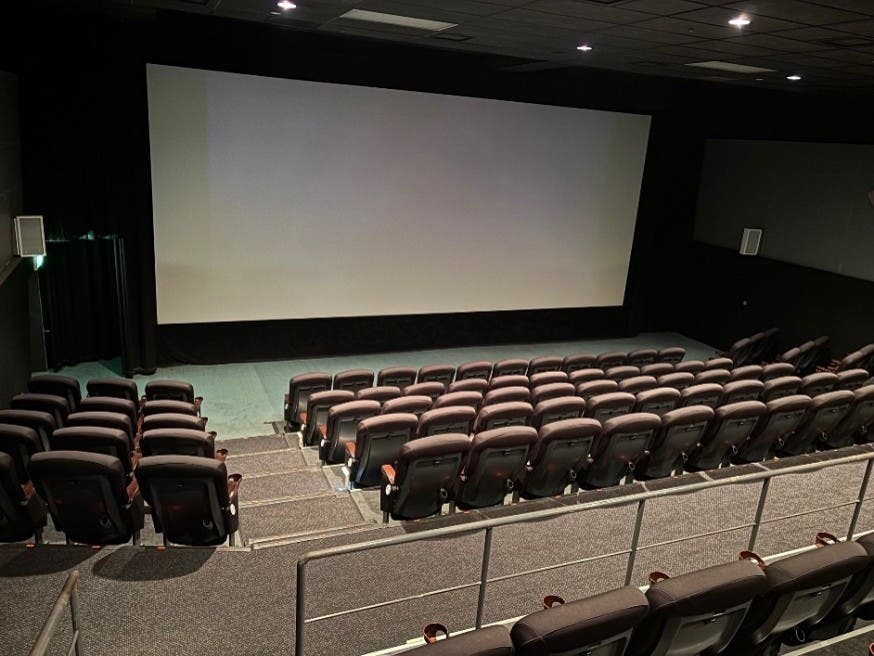 【キャナルシティ博多 142席】映画館で、会社説明会、株主総会、講演会の企画はいかがですか？の写真1