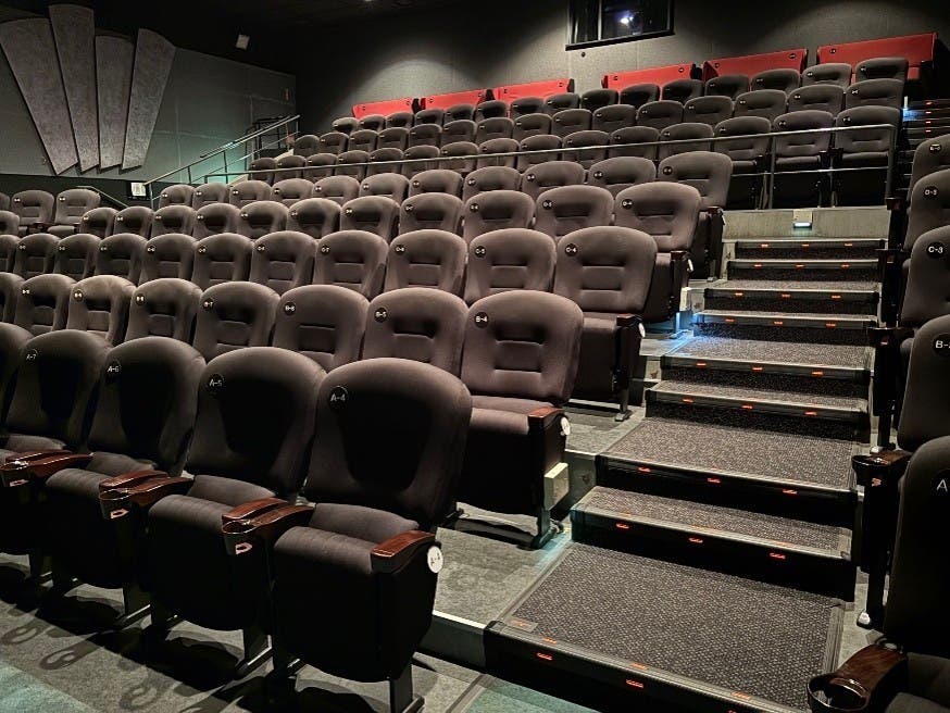 【キャナルシティ博多 142席】映画館で、会社説明会、株主総会、講演会の企画はいかがですか？の写真2