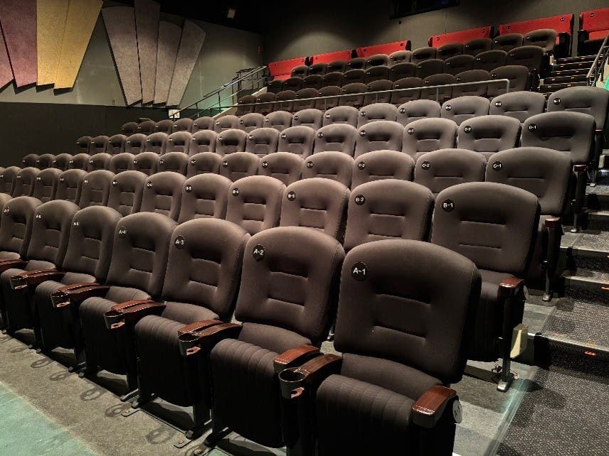 【キャナルシティ博多 120席】映画館で、会社説明会、株主総会、講演会の企画はいかがですか？の写真2